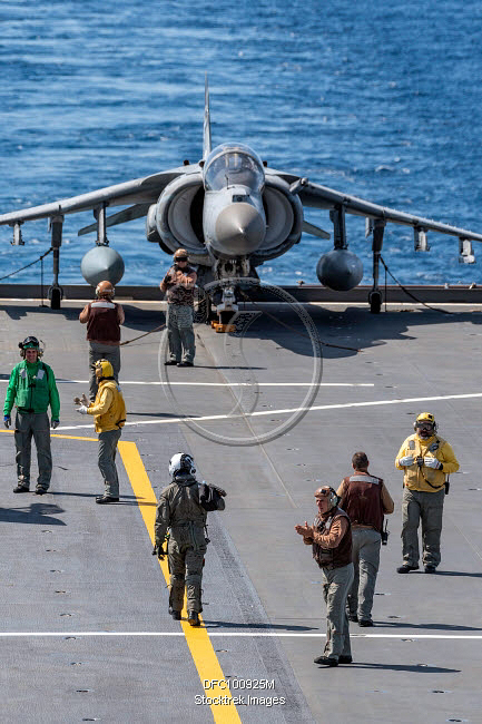 Italian Navy AV-8B+ Harrier II Plus on the flight deck of the ITS ...